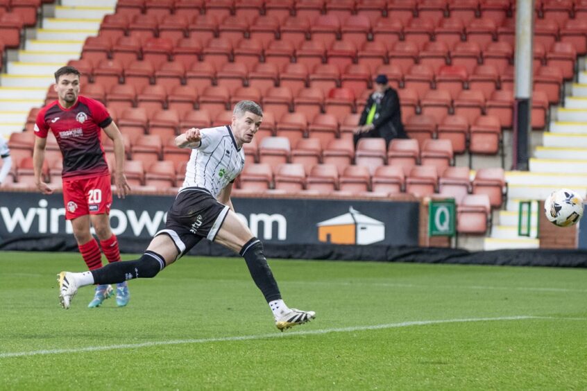 What 3 things were key for Dunfermline as win kept up momentum?
