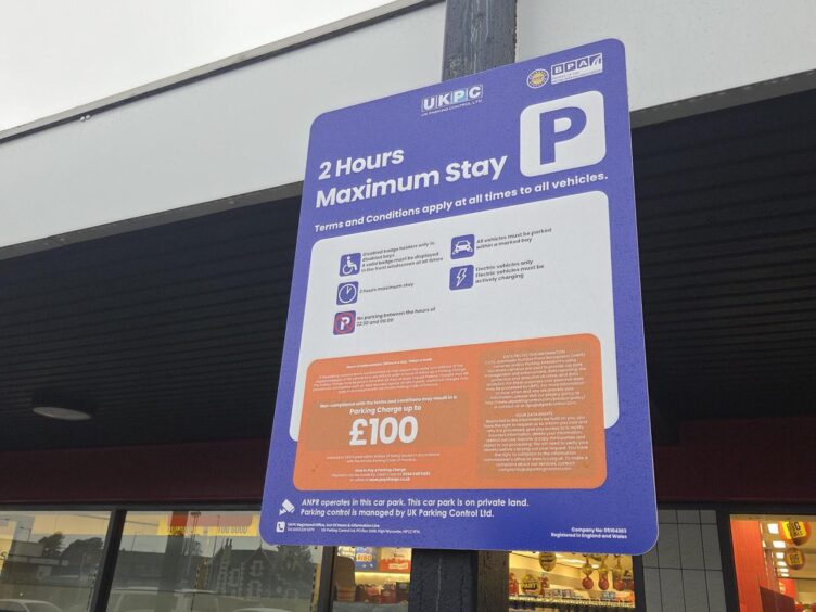 Pub customers complain about new Barnhill parking restrictions