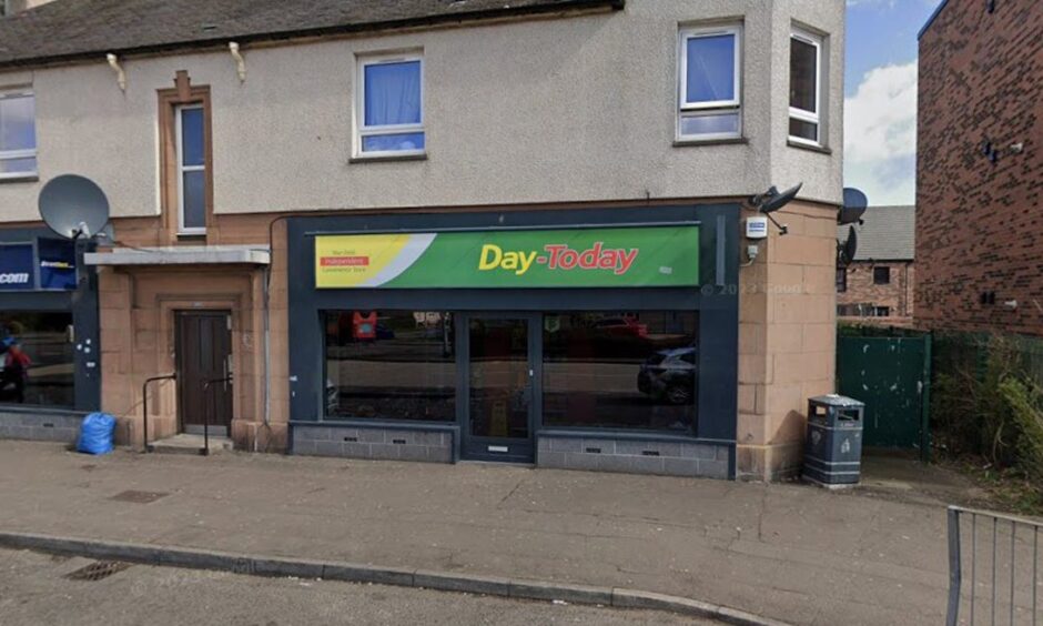 Hunt for suspect who stole tobacco in Perth shop break-in