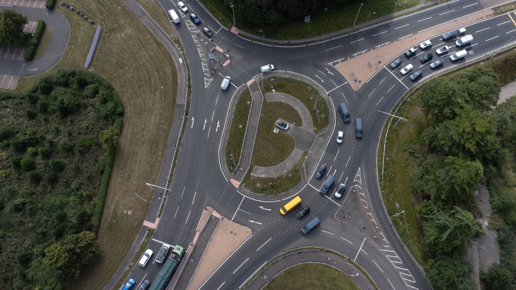 Why are Dundee's Swallow Roundabout traffic lights turned off?