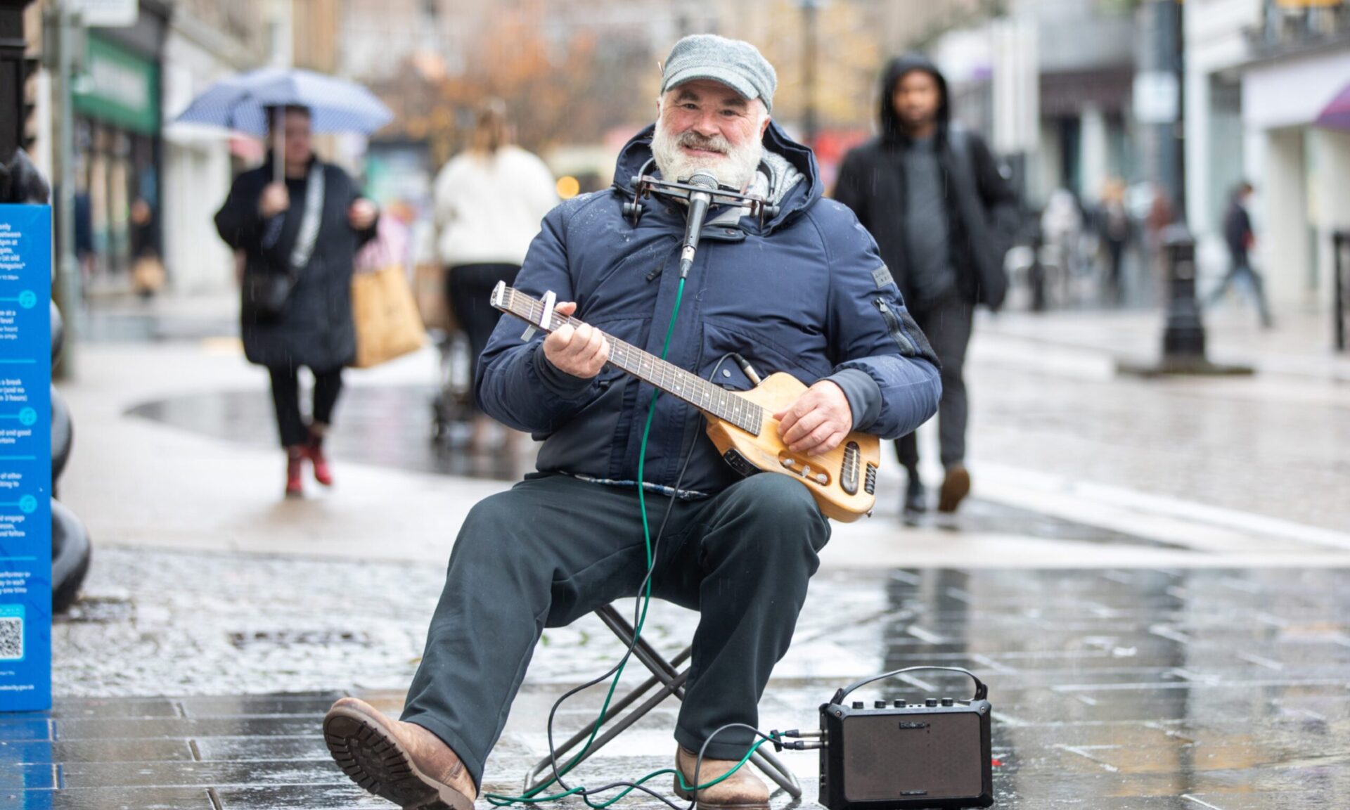 Eric Gudmunsen: Dundee busker on 'psychosis' in city centre