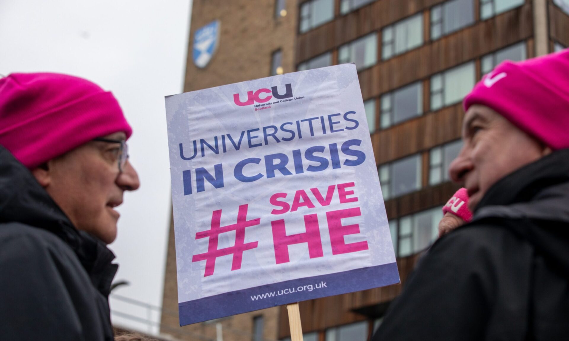 Dundee University union demand emergency funding package