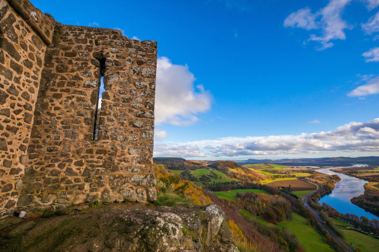 Kinnoull Hill Perthshire walk: scenic trails to the summit