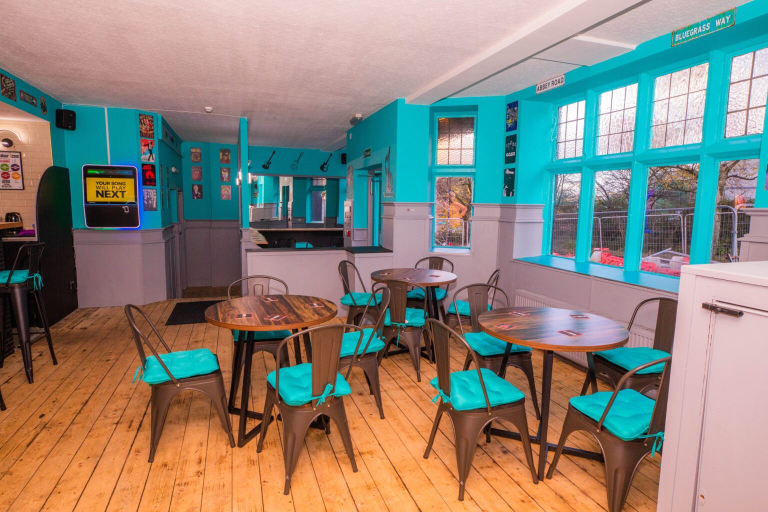 Dundee couple launch Vinyls Music Bar in empty former restaurant