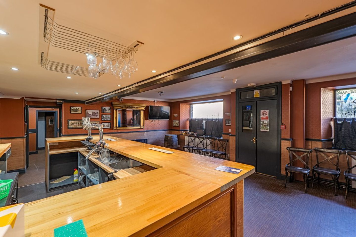 Former Cupar Arms Hotel for sale after closing down