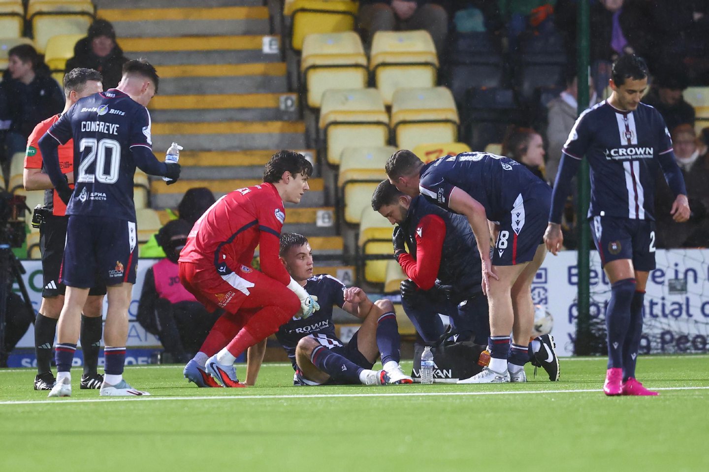 Dundee lose key defender as reason behind 4 subs revealed