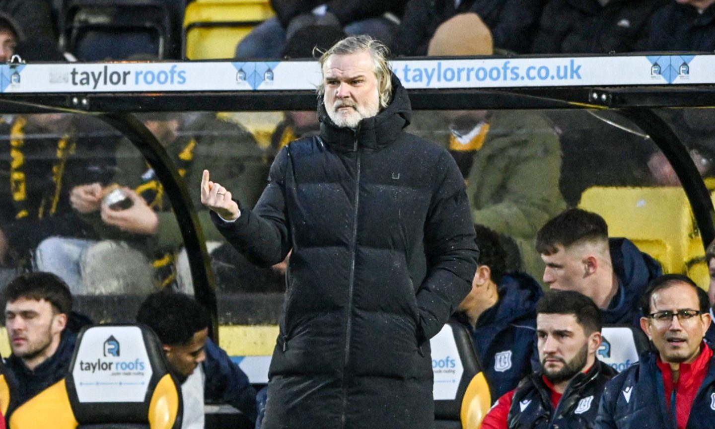 Dundee lose key defender as reason behind 4 subs revealed