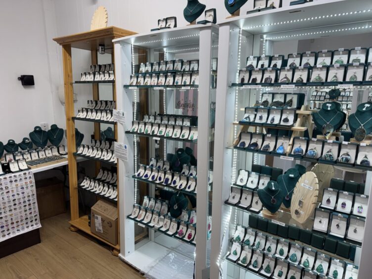 Perth jewellery shop to shut after big sales drop during road closure