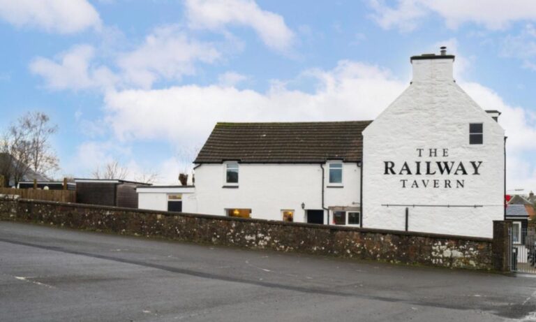 Pub and restaurant in Fife village of Strathmiglo up for sale