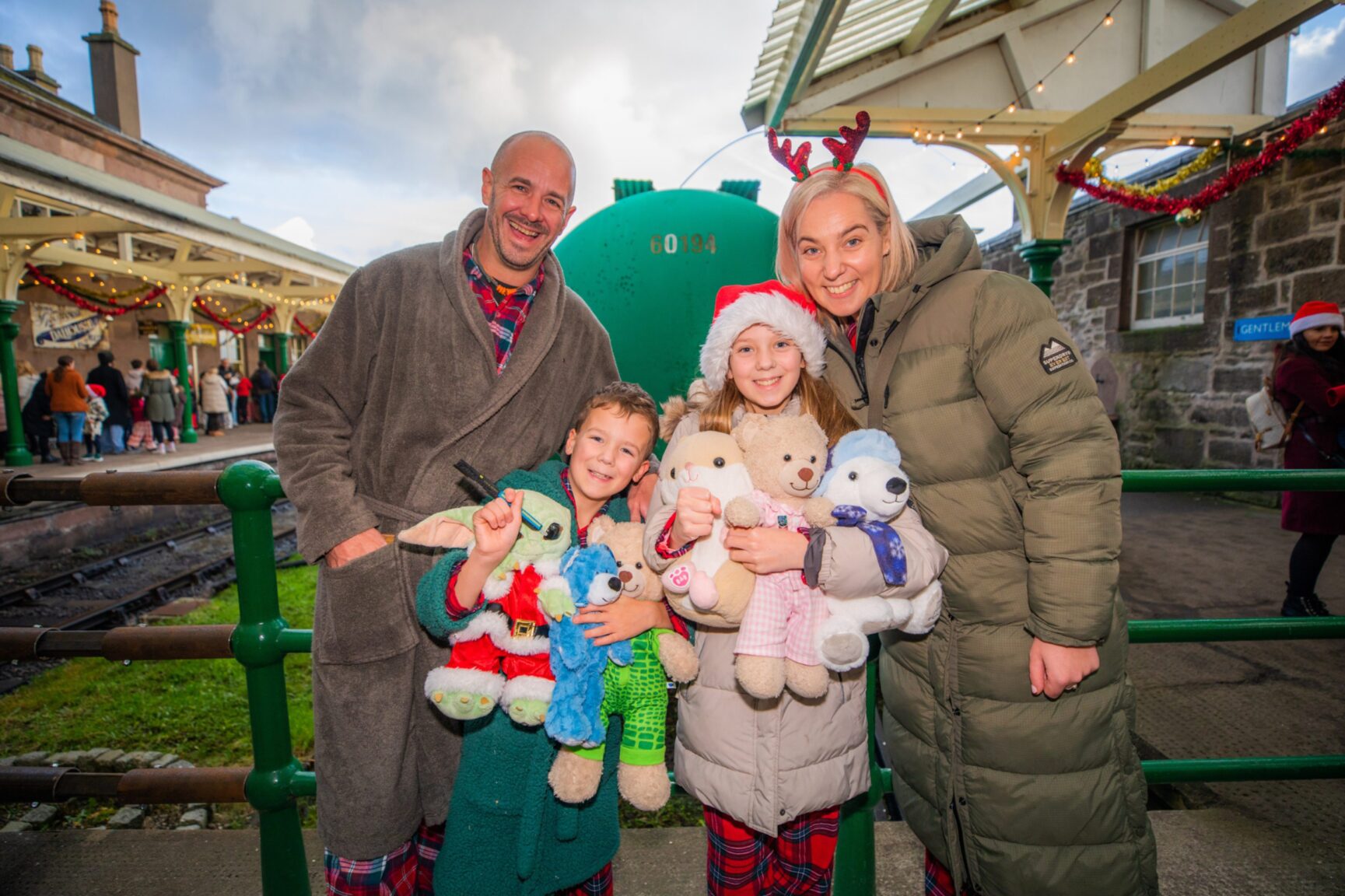 Polar Express train ride delights families in Brechin