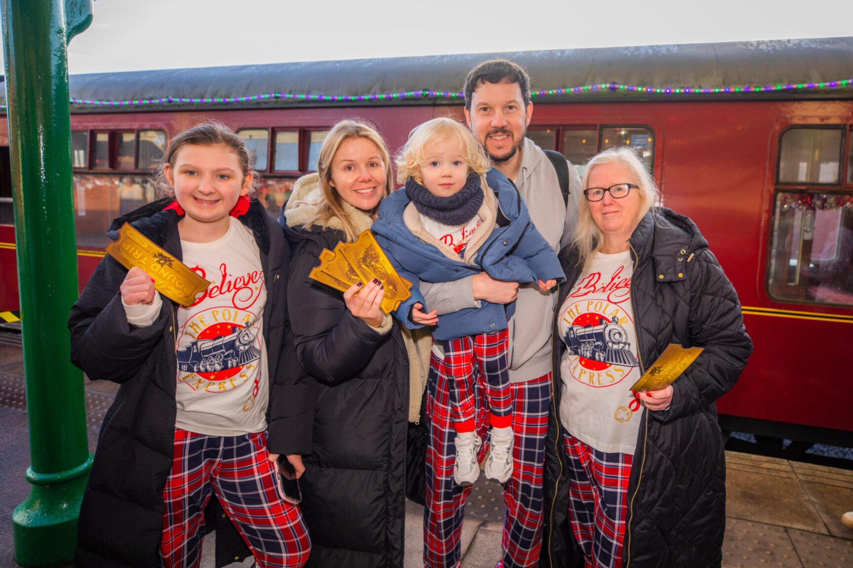 Polar Express train ride delights families in Brechin