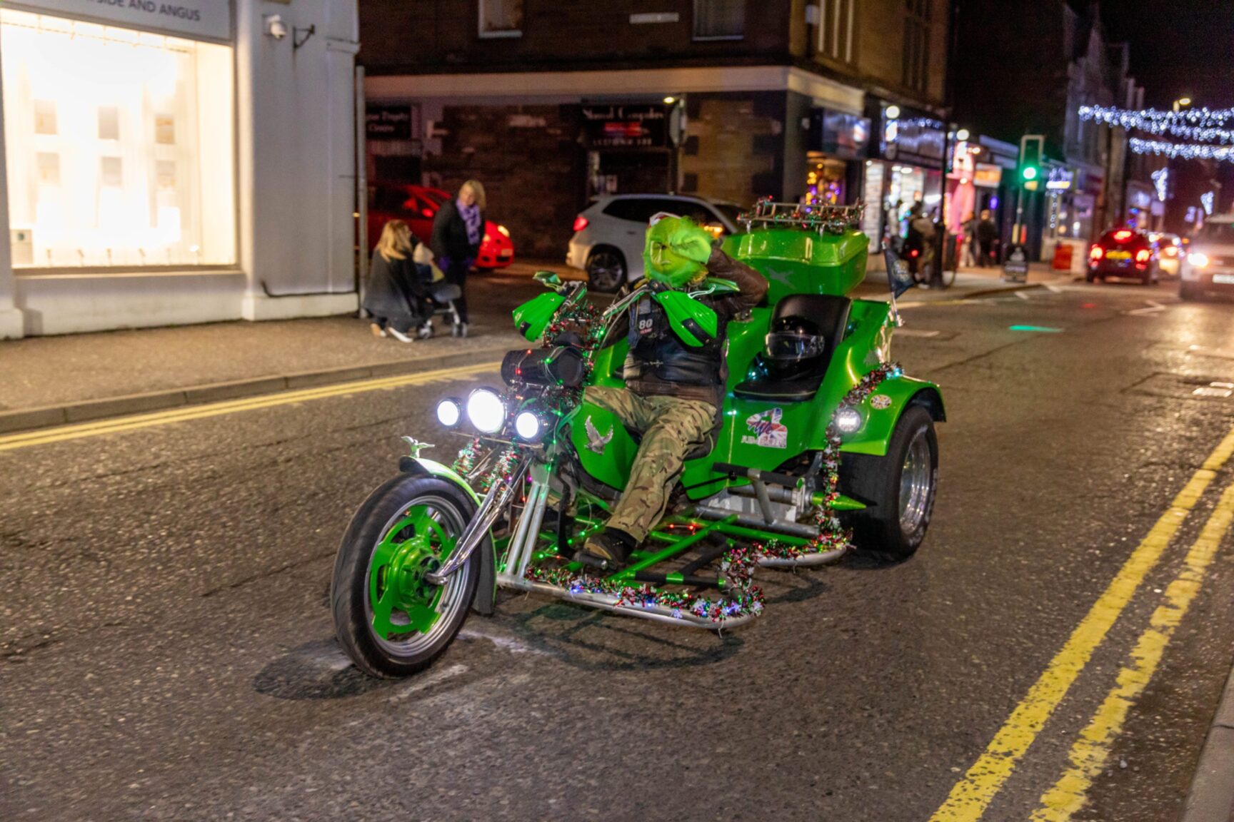 Carnoustie Christmas convoy brings festive joy to the town