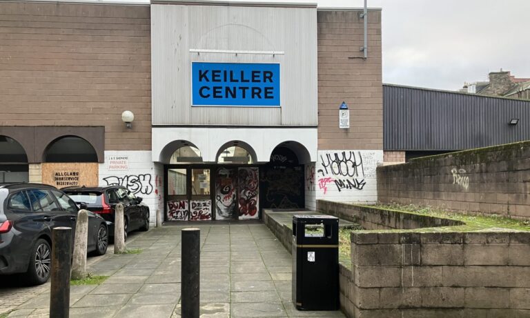 Shoppers react as Dundee's Keiller Centre closes to public