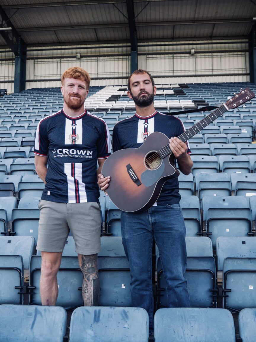 Simon Murray joiins fan Craig Weir for launch of Dundee anthem