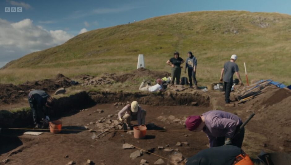 Digging for Britain: 20 buildings from 4th century found in Fife hill