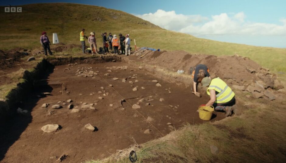 Digging for Britain: 20 buildings from 4th century found in Fife hill