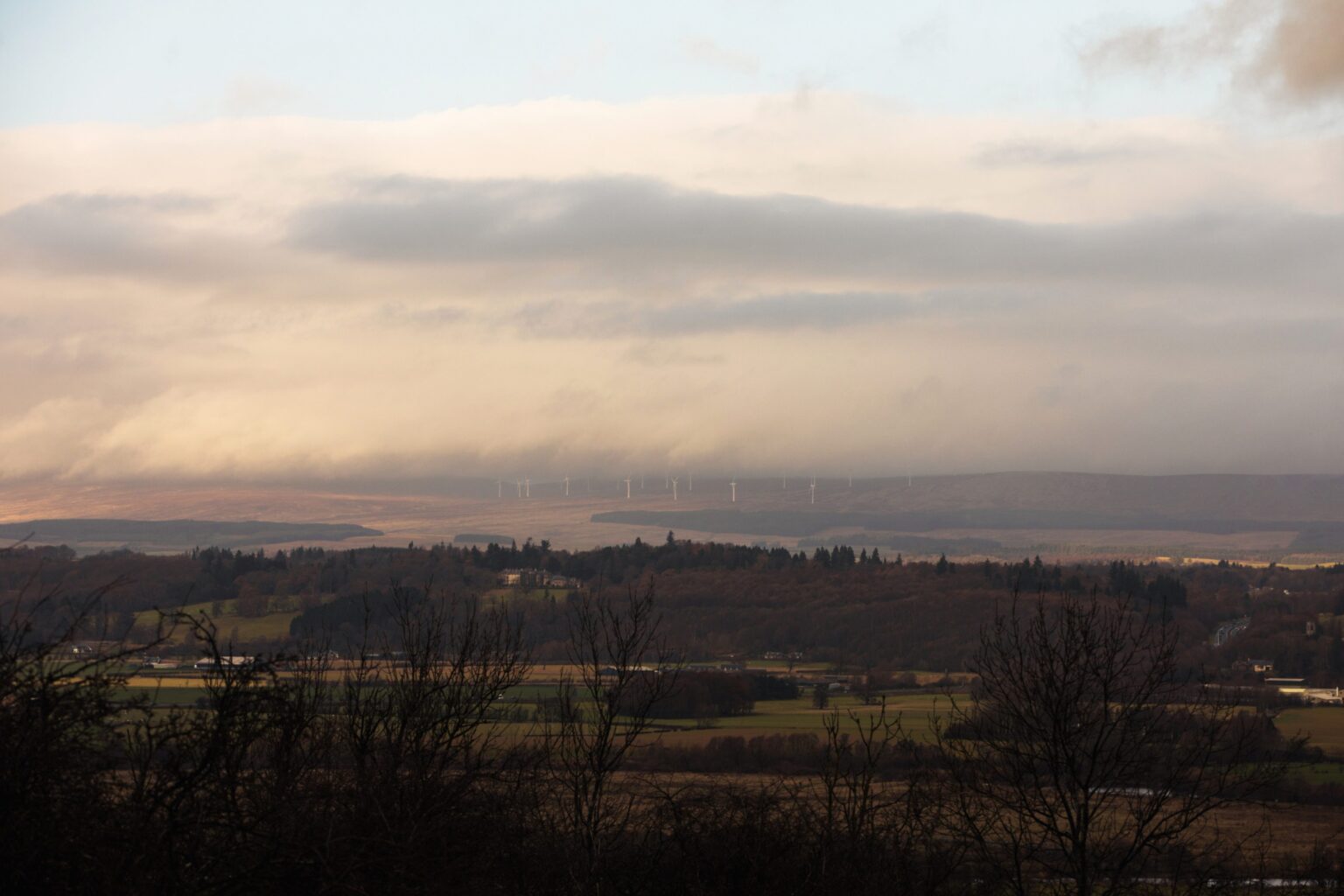Stirling back walk photos - exploring Scotland's historic city route