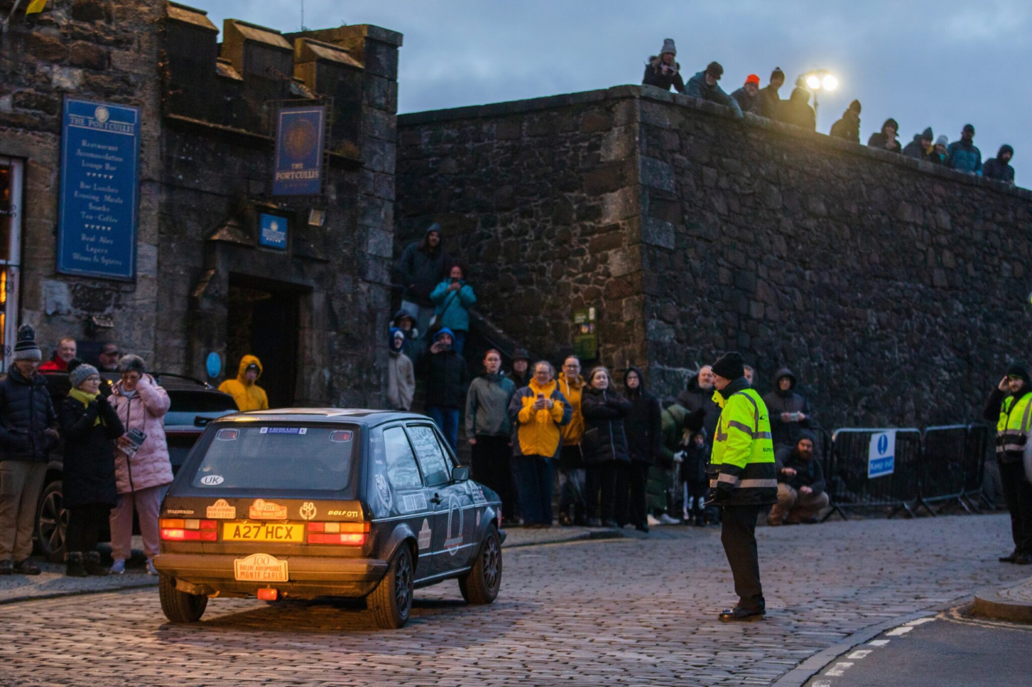 Monte Carlo rally brings classic cars to Stirling Castle