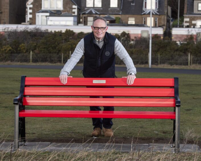 Monifieth man on making daughter's wedding after 2nd heart attack