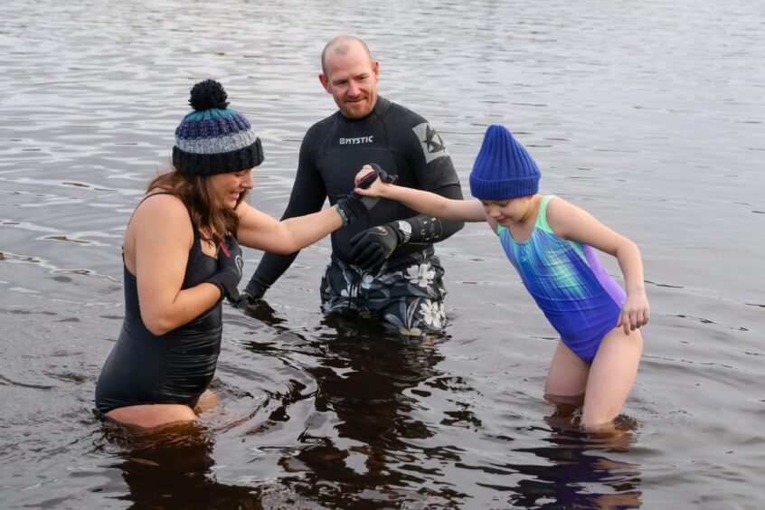 New Year's Day dook brings community spirit to Bridge of Allan