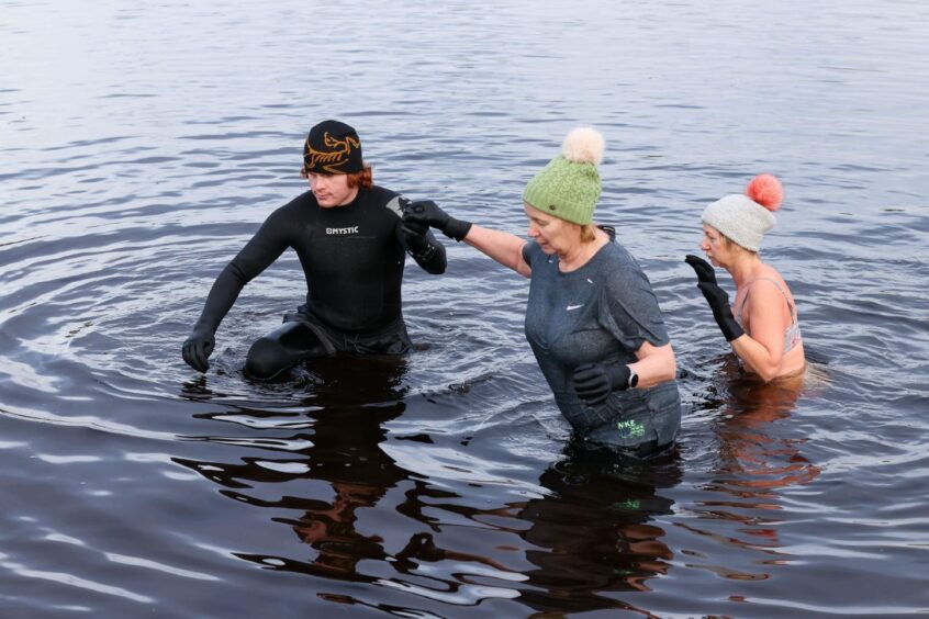 New Year's Day dook brings community spirit to Bridge of Allan