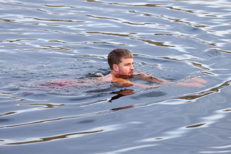 New Year's Day dook brings community spirit to Bridge of Allan
