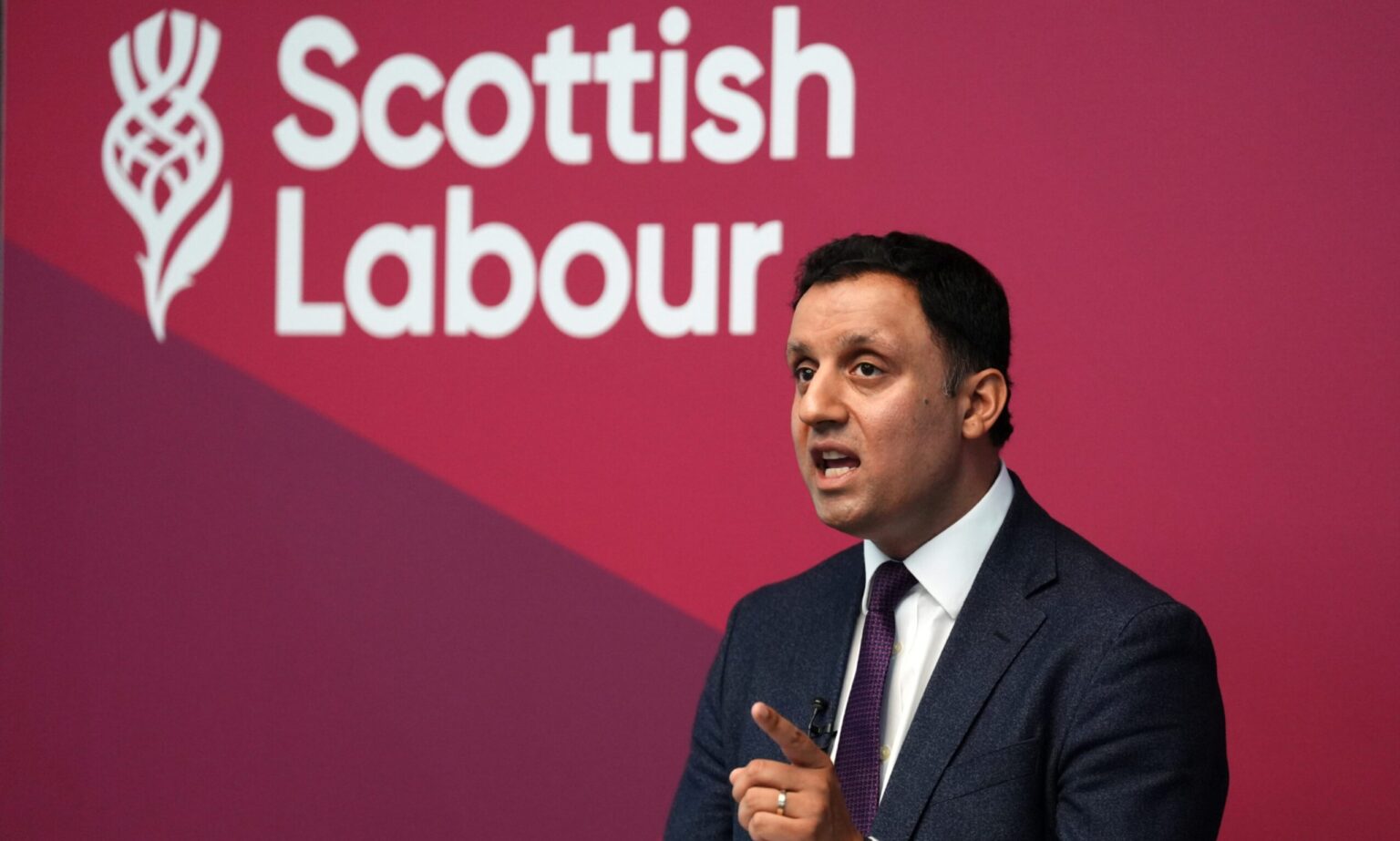 Dunfermline Labour MP breaks ranks over teen social media ban