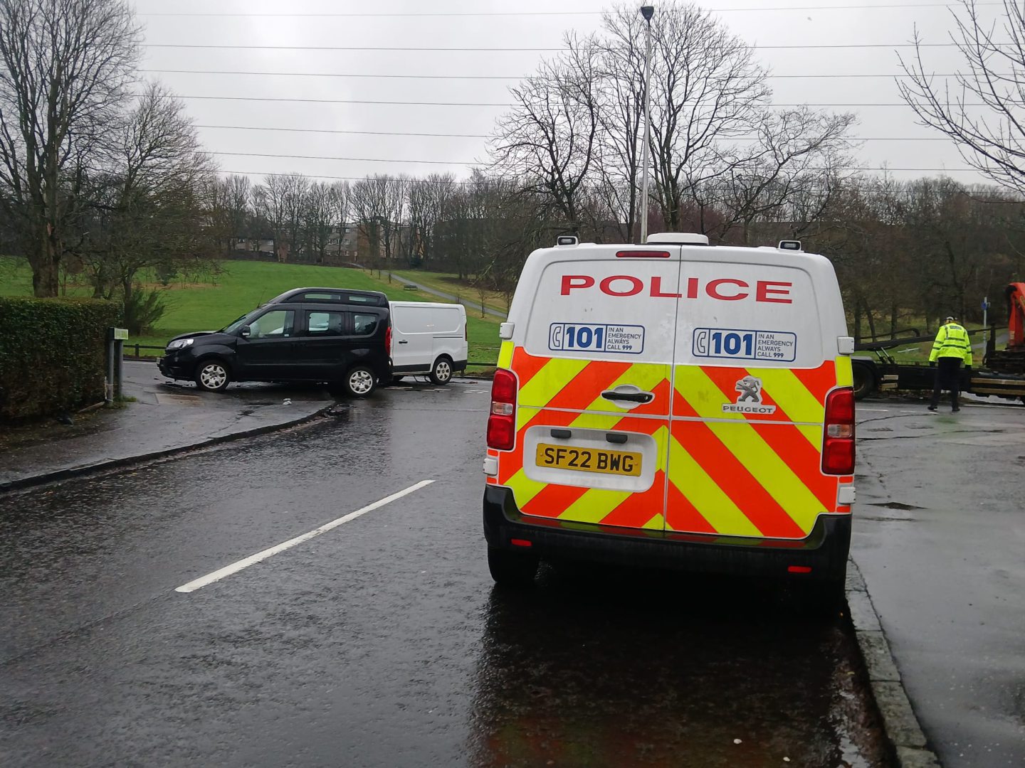 Police hunt after driver flees scene of two-vehicle crash in Dundee