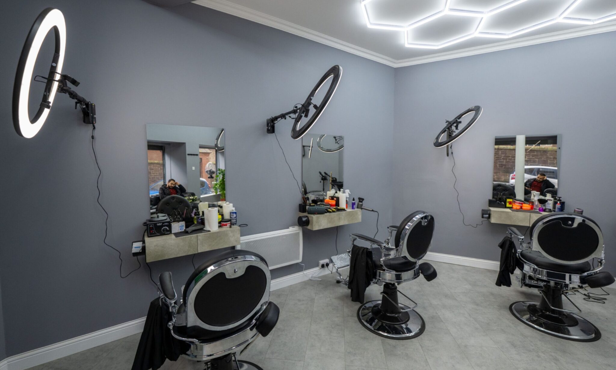 Syrian refugee opens new barbershop in Dundee after fleeing war