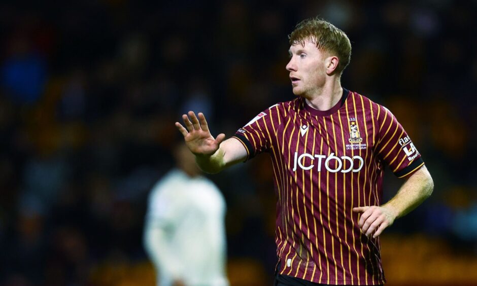 Dundee sign Brad Halliday - what are the Dark Blues getting?