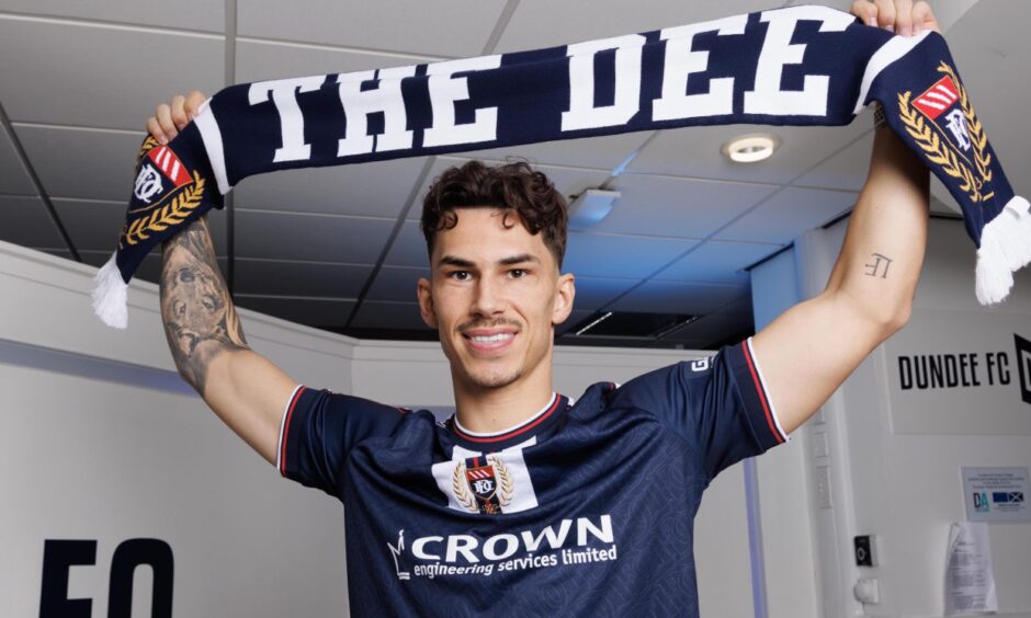 Dundee new boy gets heartfelt farewell letter from Lincoln chief