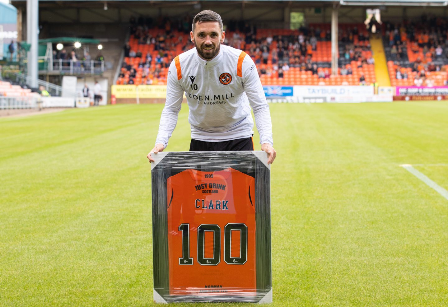 Nicky Clark: Ex-Dundee United, St Johnstone ace lands new club