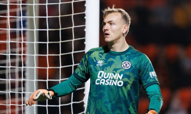 Ashley Maynard-Brewer accepts Dundee United contract challenge
