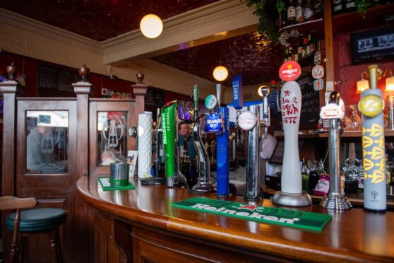 Dundee's Speedwell Bar rated second in Great British Pub Crawl