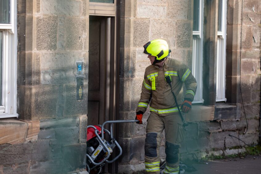 Firefighters spend hour extinguishing fire at Perth flats