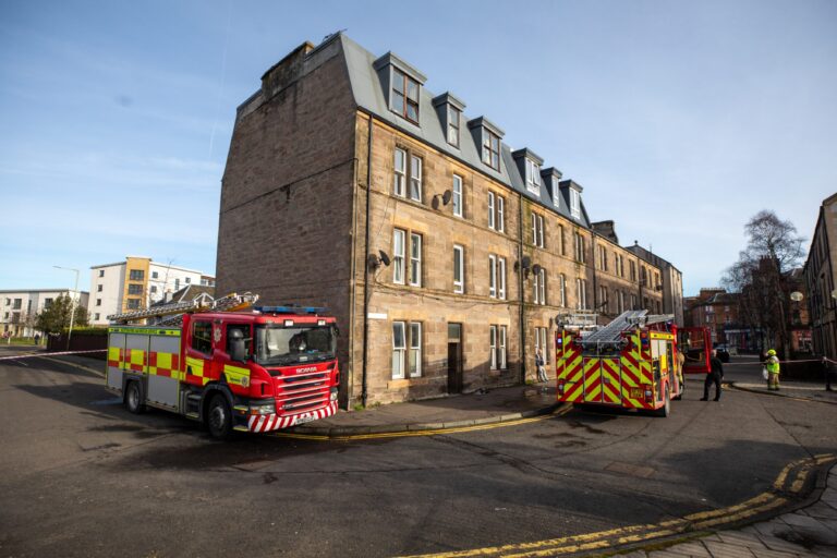 Firefighters spend hour extinguishing fire at Perth flats