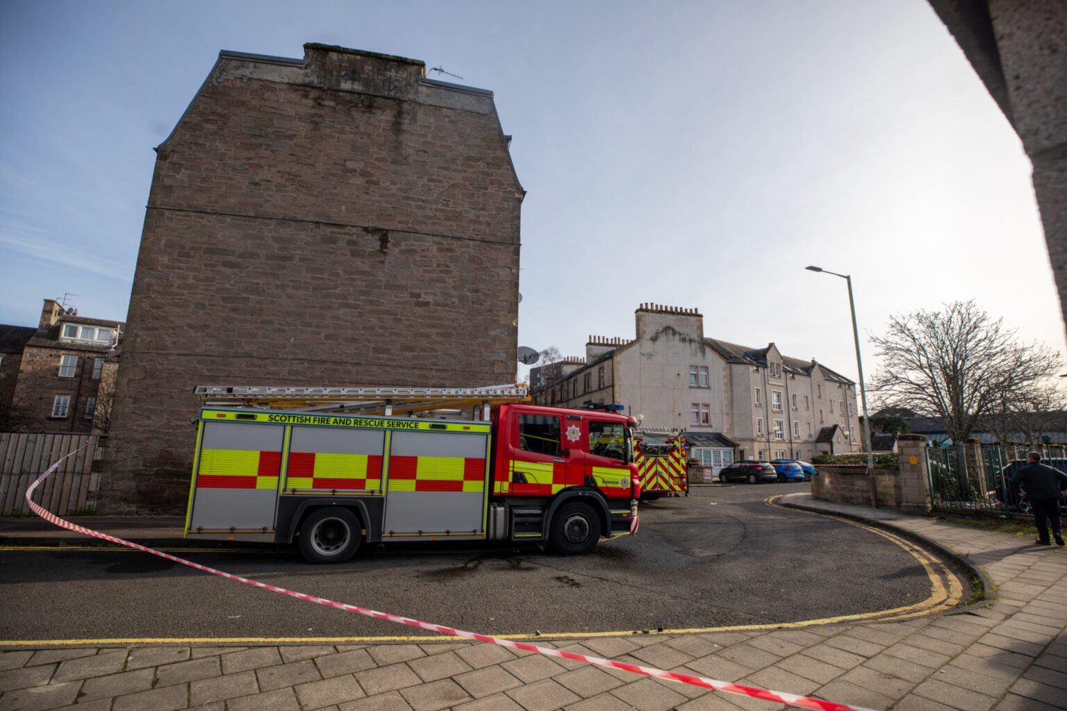 Firefighters spend hour extinguishing fire at Perth flats