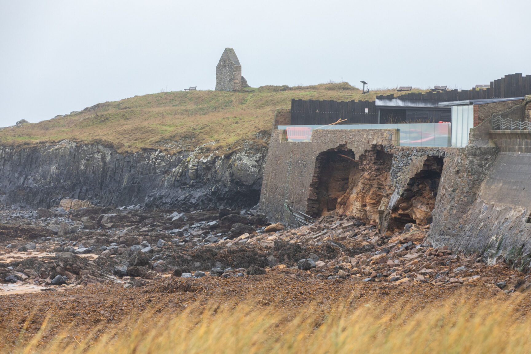 Sea wall collapses below 'Californian’ beach house in Elie