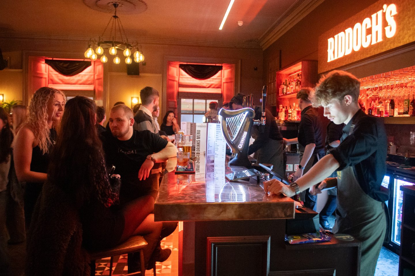 Riddoch’s Dundee bar opening draws crowds on Nethergate