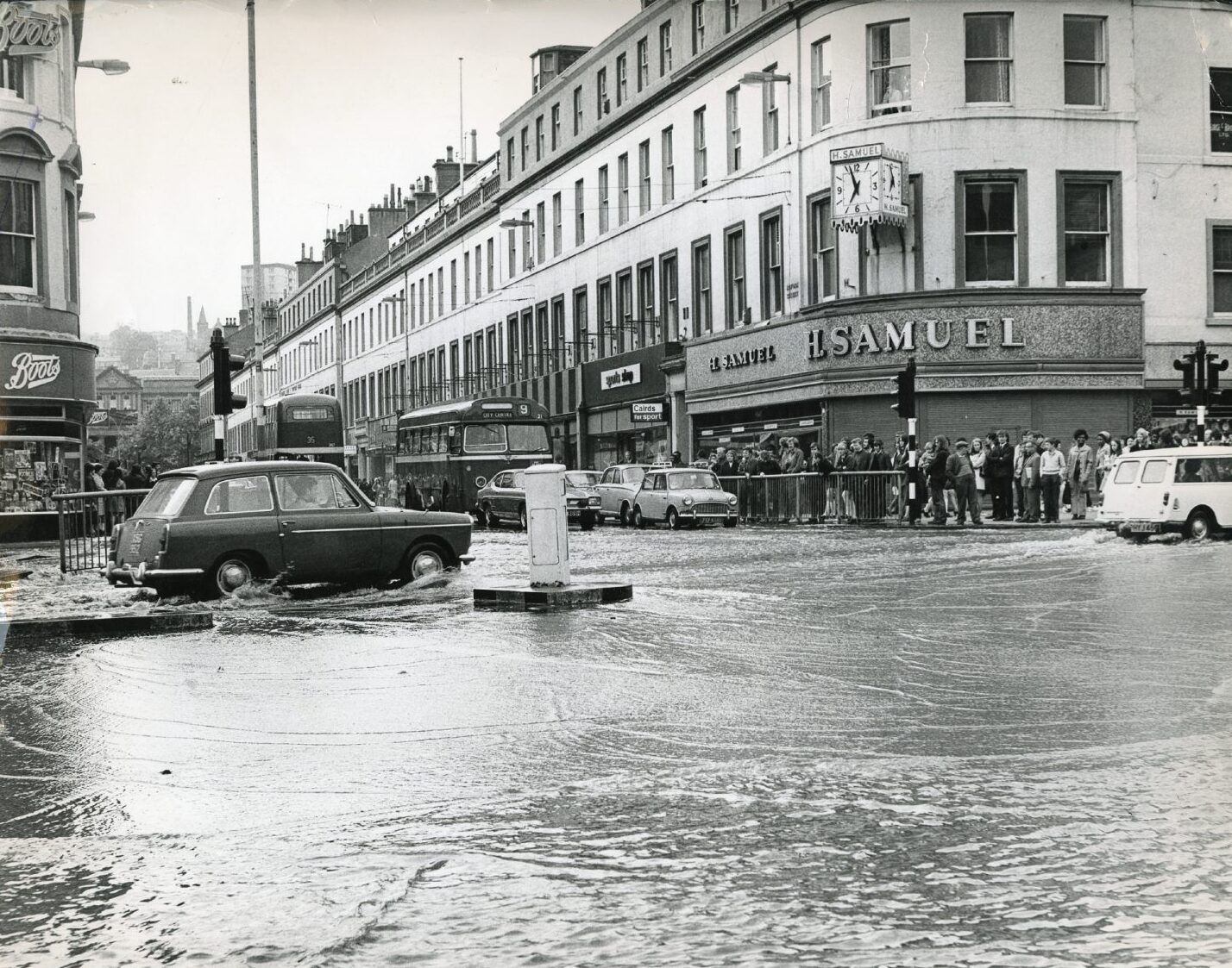 Pictures of Dundee's Reform Street in 60s and 70s | The Courier