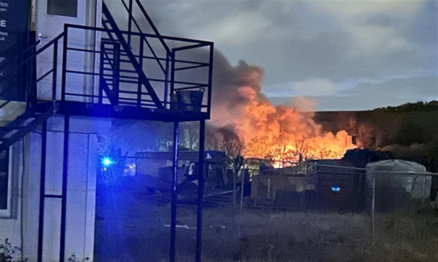 Rosyth fire: Area cordoned off as huge blaze takes hold