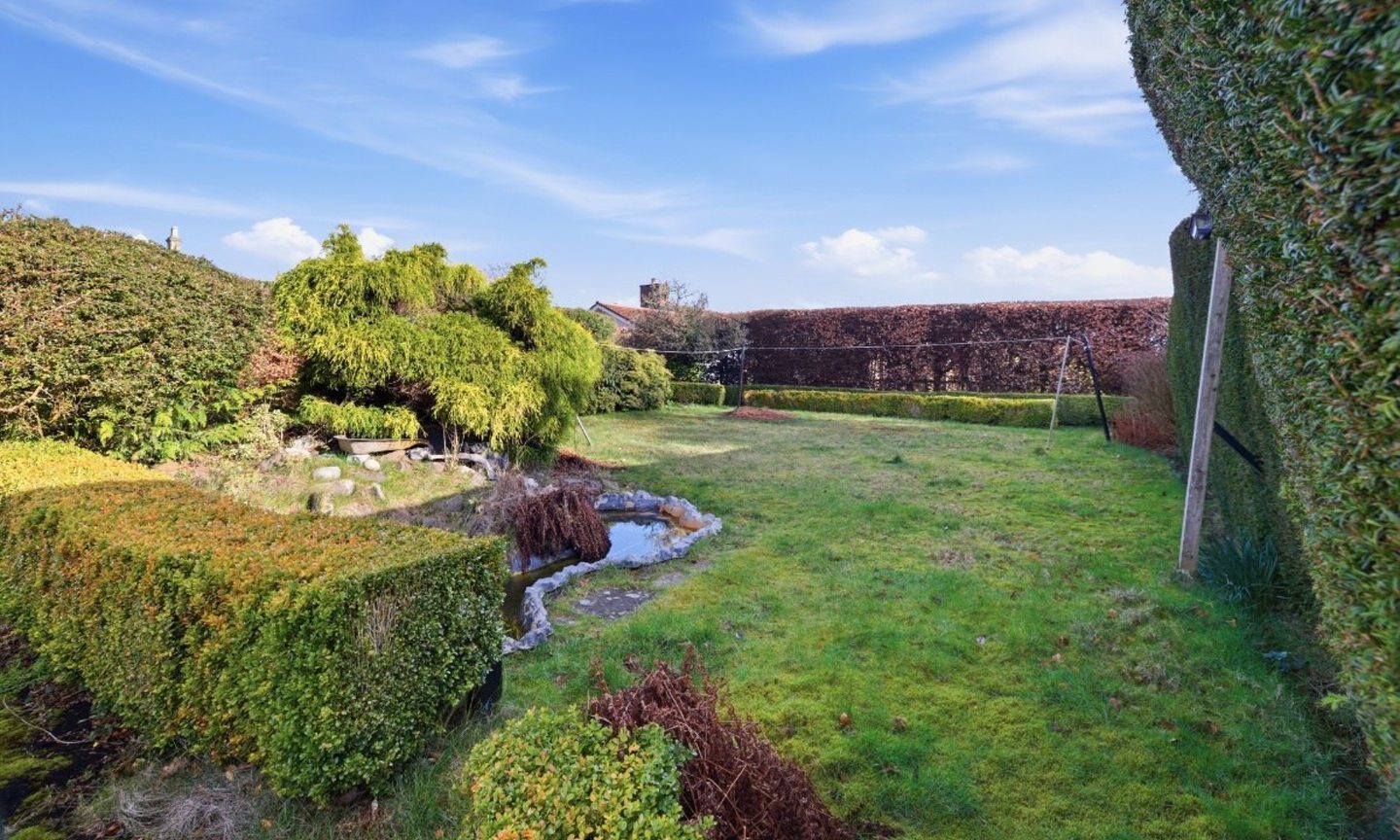 Brought Ferry villa in 'prestigious' location goes for sale at cut price
