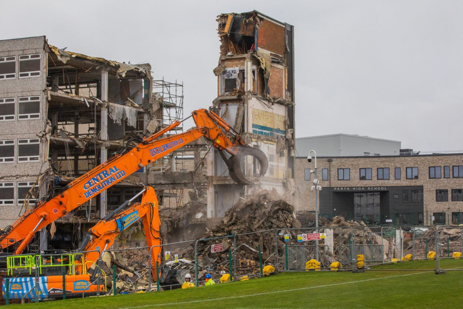 Perth High School: Demolition of old building begins