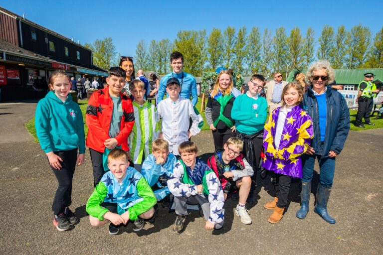 Perth festival finale draws crowds at Perth Race Course