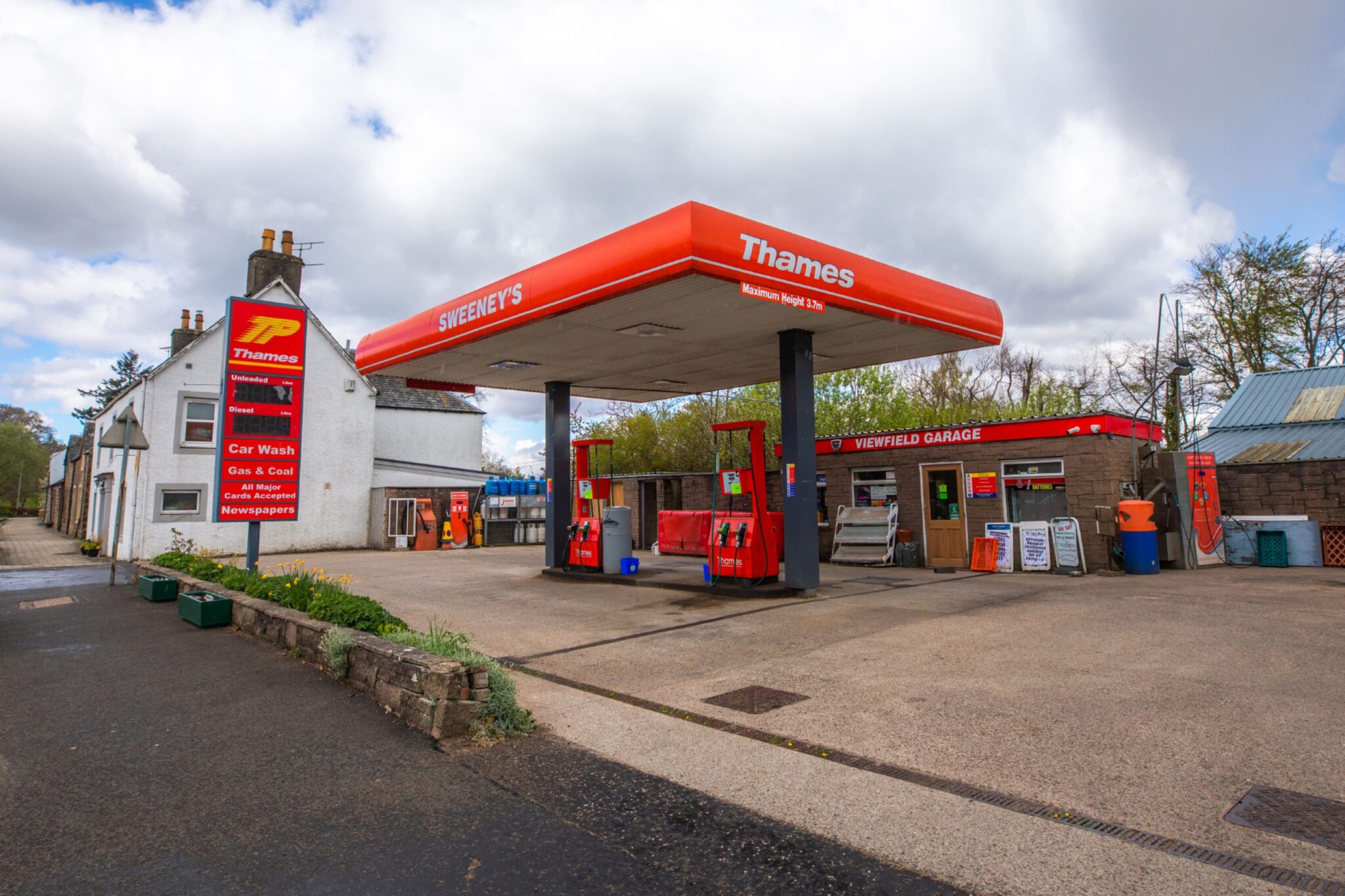 David Tennant makes surprise stop at Crieff petrol station