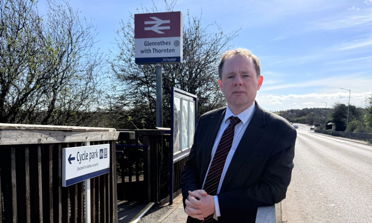 Fife main street to shut for 14 months as shop boss 'fears for future'