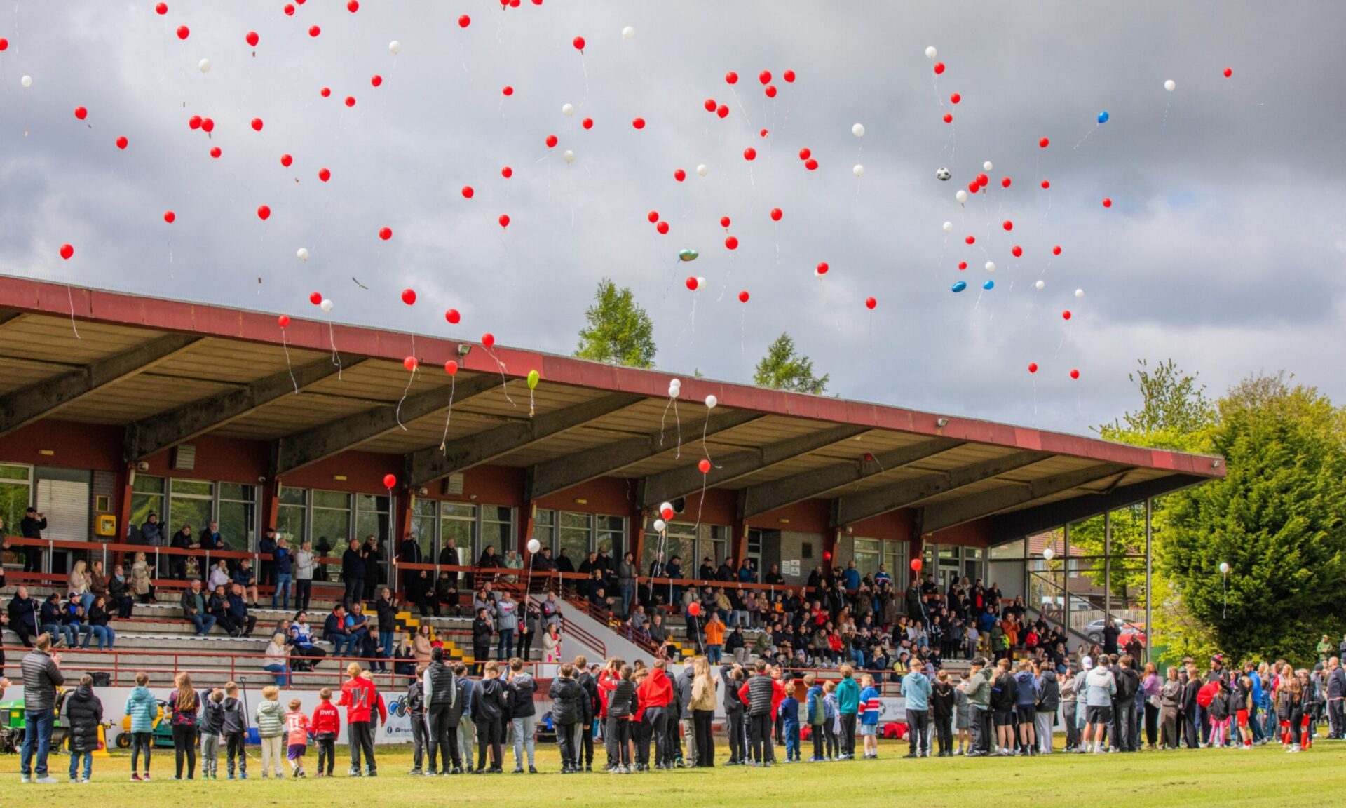 Balloons released in memory of Fife boy, 12, after cancer fight