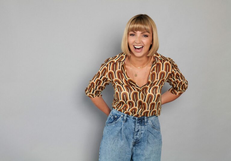 Sitcom star Lisa McGrillis on how being a working mum of two is no ...