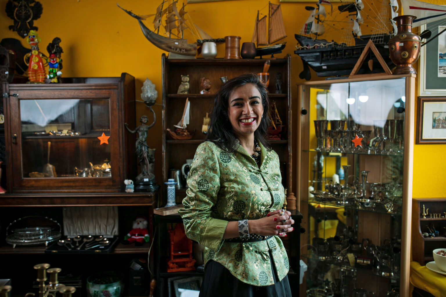 New Bargain Hunt presenter Roo Irvine on going back to the past to find ...