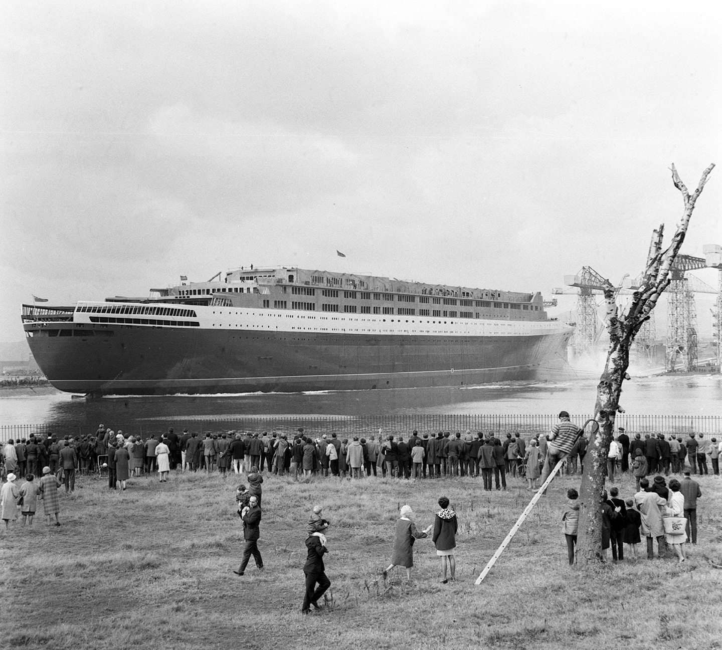 September 20, 1967: The Queen launches the QE2 ocean liner